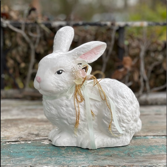Accents | Vintage White Ceramic Bunny Rabbit Figurine | Poshmark